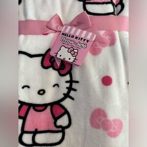 Hello Kitty | Bedding | Hello Kitty Pinkwhite Daisy Blanket Nwt | Poshmark